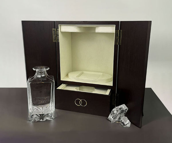 Vintage Bottlers Wooden Presentation Box